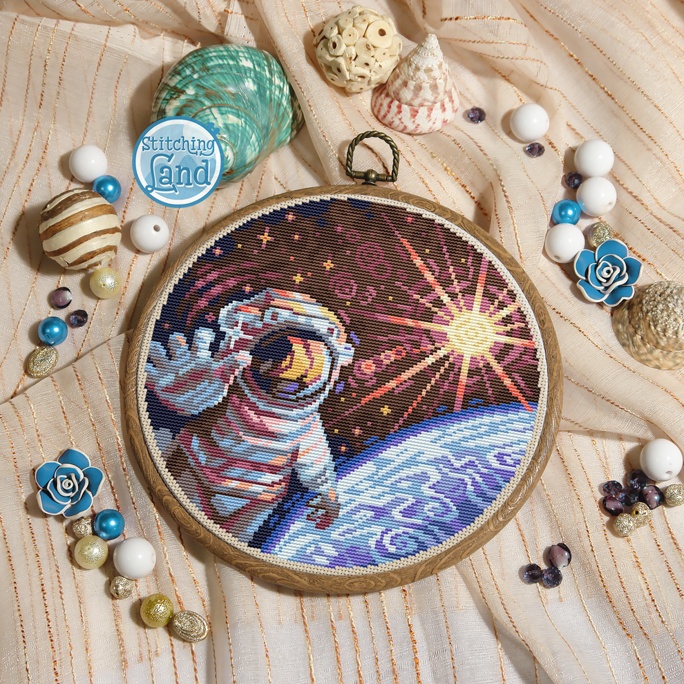 Astronaut II Cross Stitch Pattern – Stitchingland